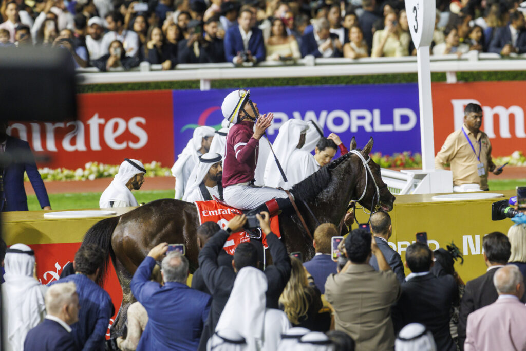 Race 9 - MAGNITUDE (USA) Wins Dubai World Cup